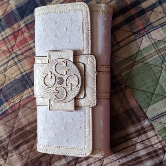 Guess | Bags | Guest Wallet | Poshmark